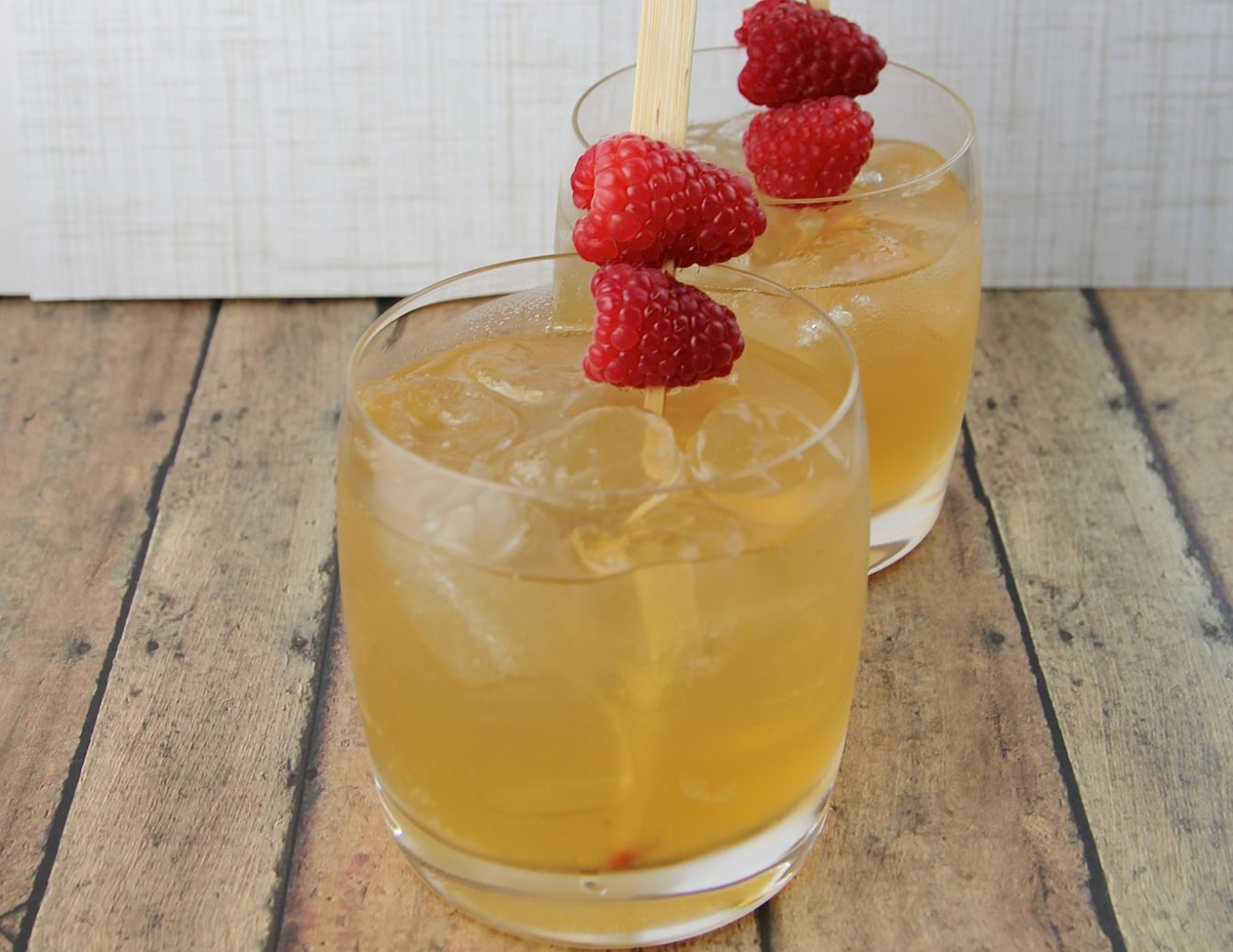 Sip on this white peach shrub whenever you want to feel happy. - Simple ...